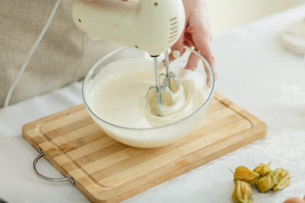 How to Bake a Perfect Sponge Cake?